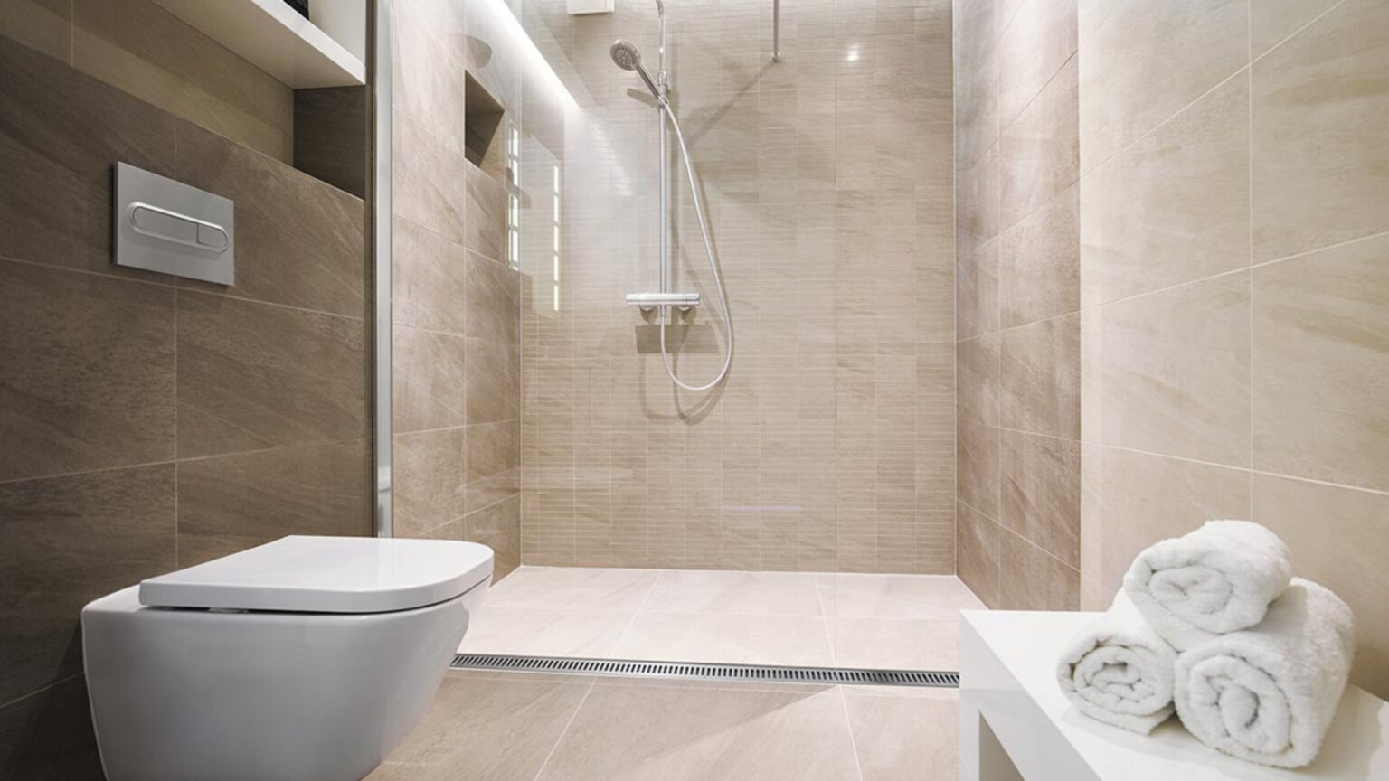 10 Walk-In Shower Ideas for Indian Bathrooms | Agmeco
